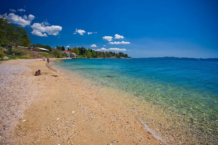Provjerava se čistoća mora na plaži u Zadru - Glas Srpske